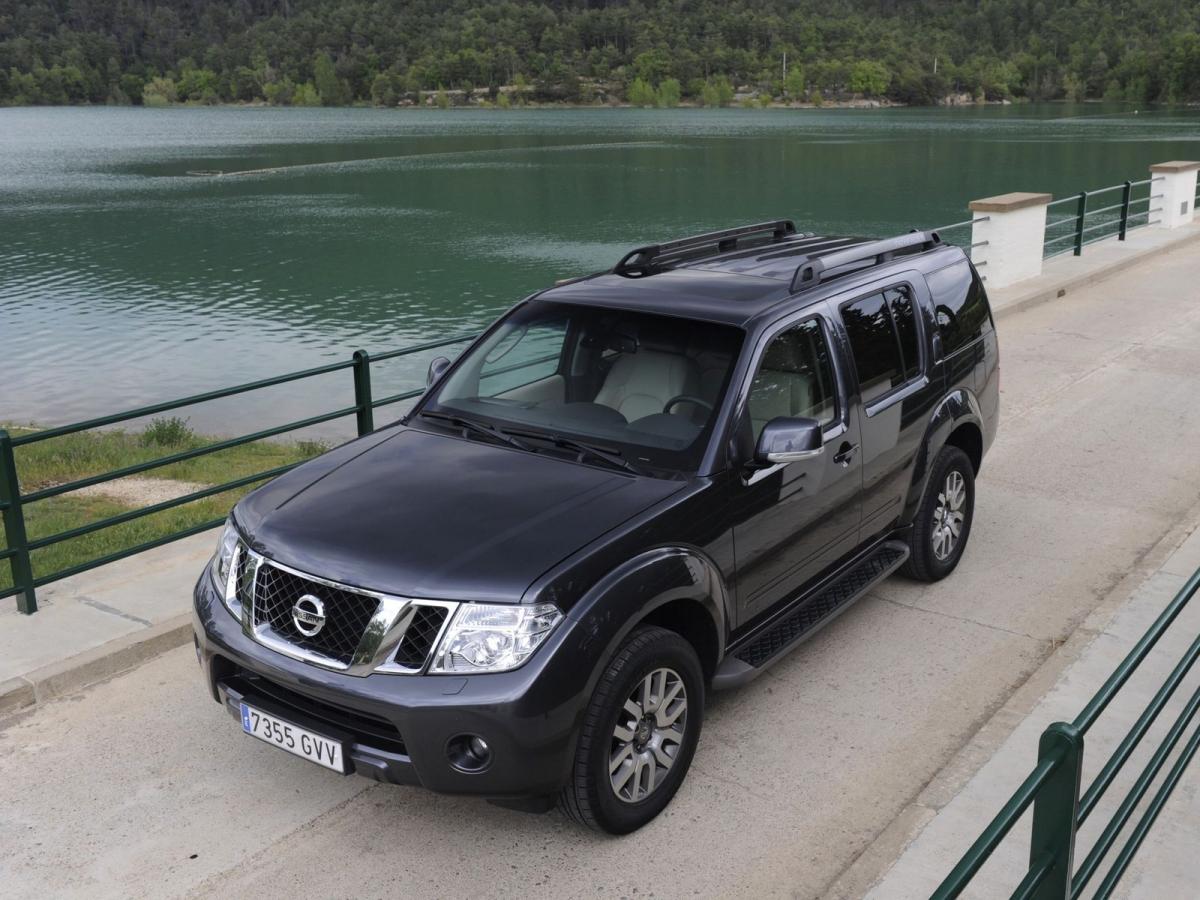 Nissan Pathfinder technical specifications and fuel economy
